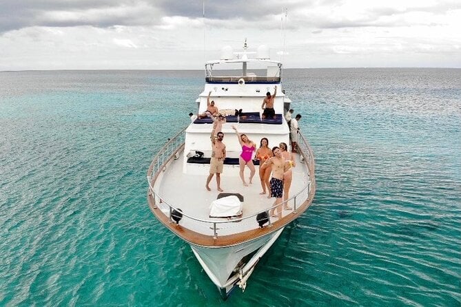 80 ft superyacht - Playa del Carmen Boat Rental